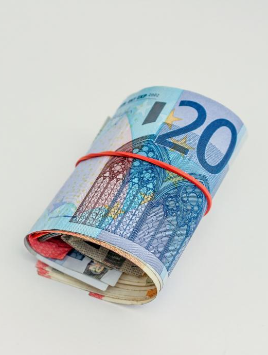 Contant geld thuis: dit is de nieuwe limiet en zo voorkom je boetes ...